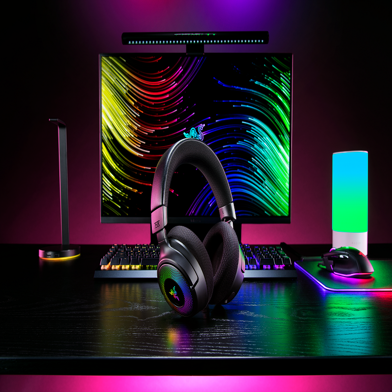 Razer Kraken V4 7.1 THX Surround Sound USB Gaming Over-Ear Headset with ...